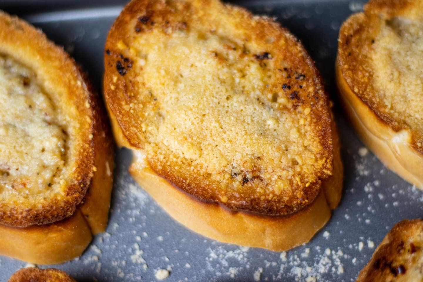 Homemade Garlic Bread, cripsy, garlicy, and cheesey! | Holmes Cooks